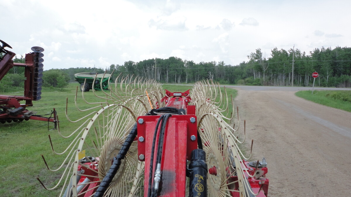 2019 Farm King 14 Wheel Rake – Mateychuk Farm Sales