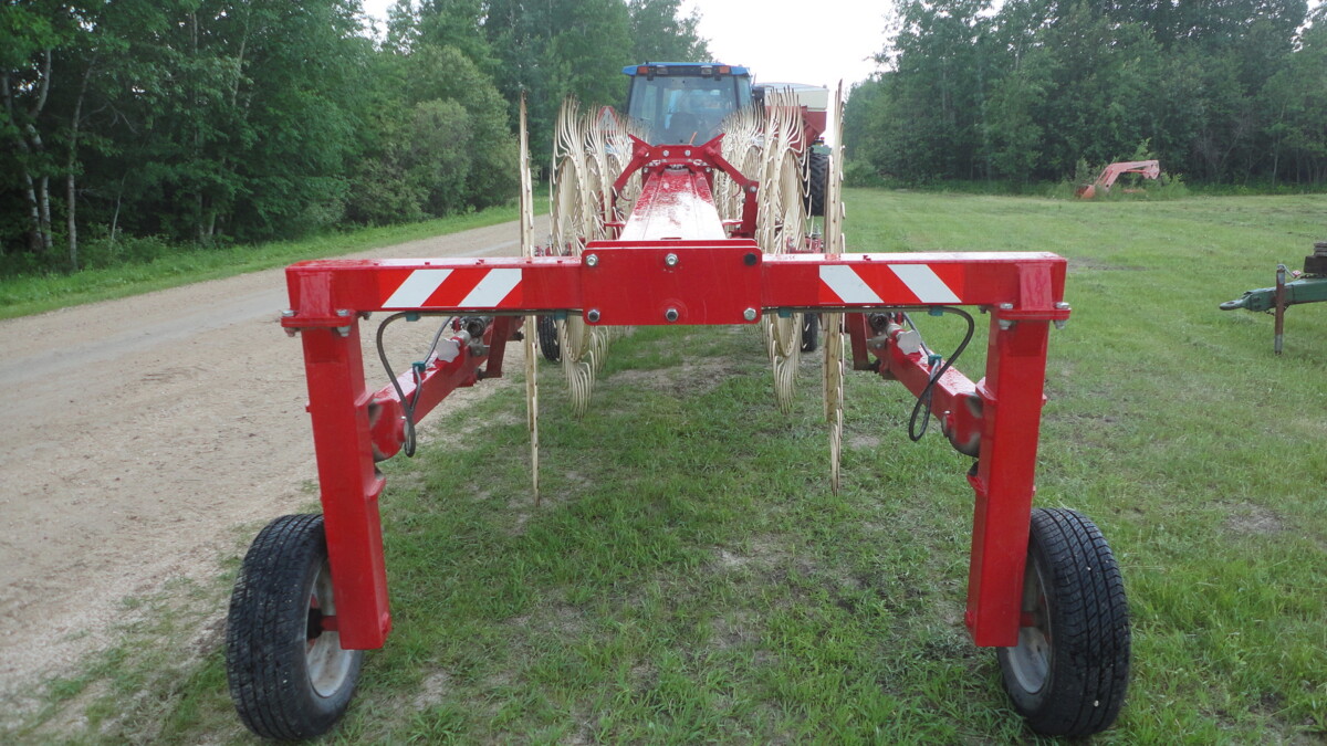 2019 Farm King 14 Wheel Rake – Mateychuk Farm Sales