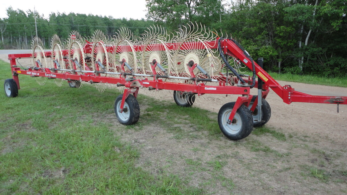2019 Farm King 14 Wheel Rake – Mateychuk Farm Sales